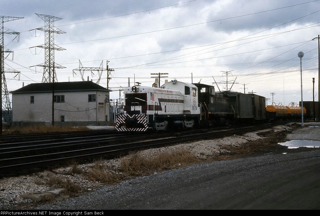 IHB 1976 and 9214 Past Calumet Park Tower